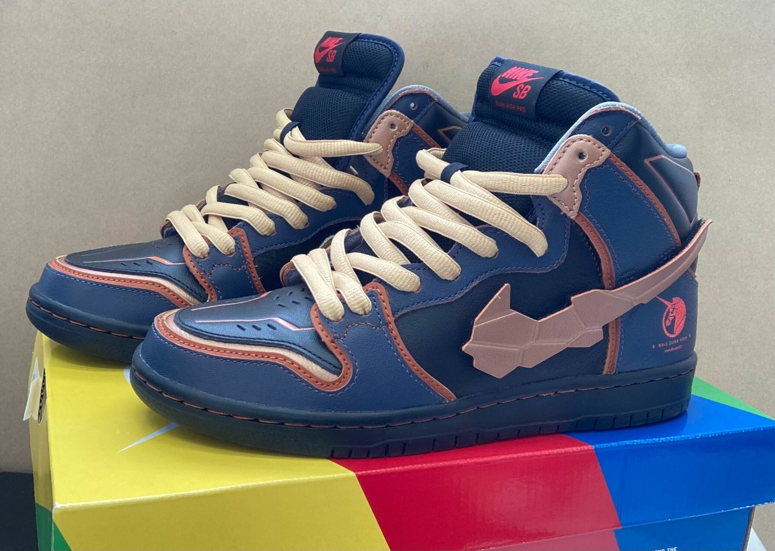 スニーカー部門から Gundam Unicorn × Nike SB Dunk High PRO QS "Banshee" DH7717 ...