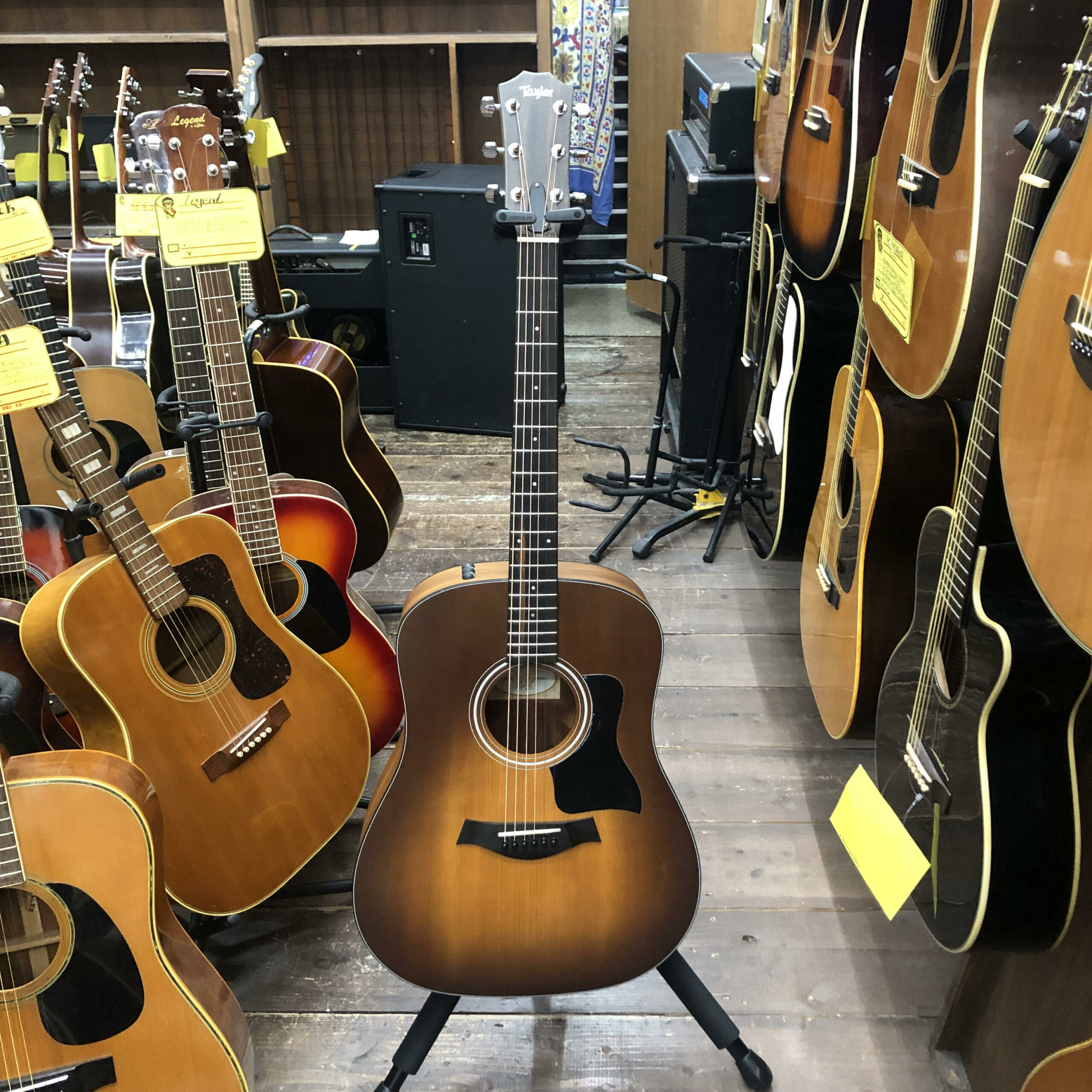 Taylor 110e | マンガ倉庫 那覇店
